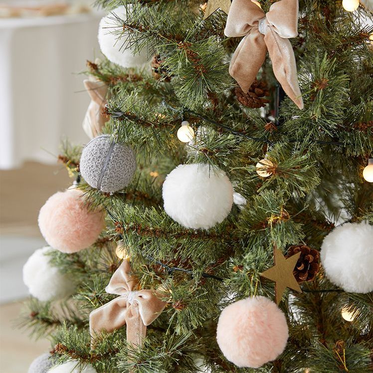 [150cm] クリスマスツリー ふわふわオーナメントセット LEDライト付き | 【公式】LOWYA(ロウヤ) 家具･インテリアのオンライン通販